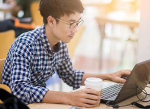 Bachelor's in Computer Information Systems Online | DeVry University